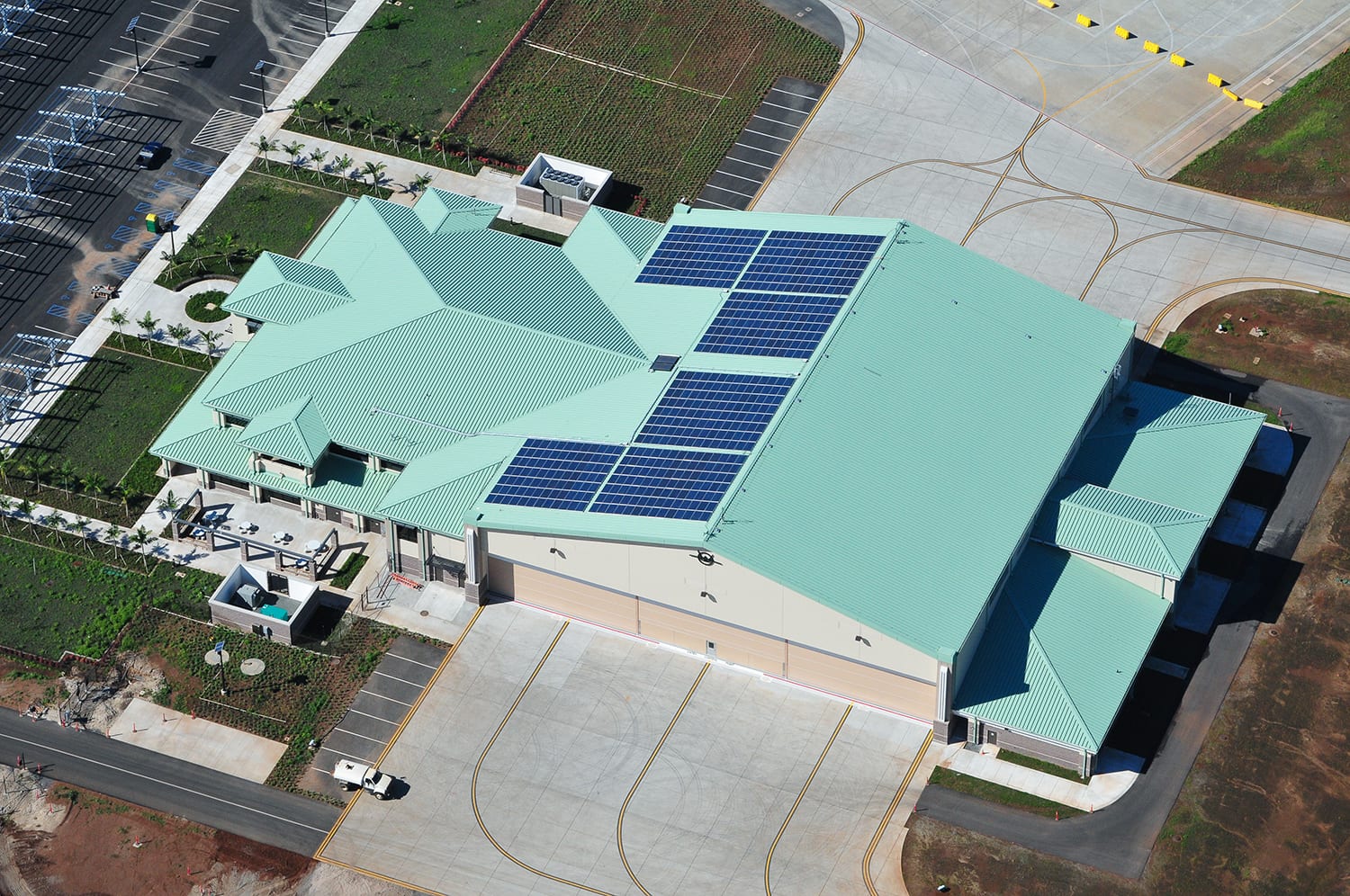 F-22 Squadron Operations/Aircraft Maintenance Unit (SO/AMU) - Contrack ...